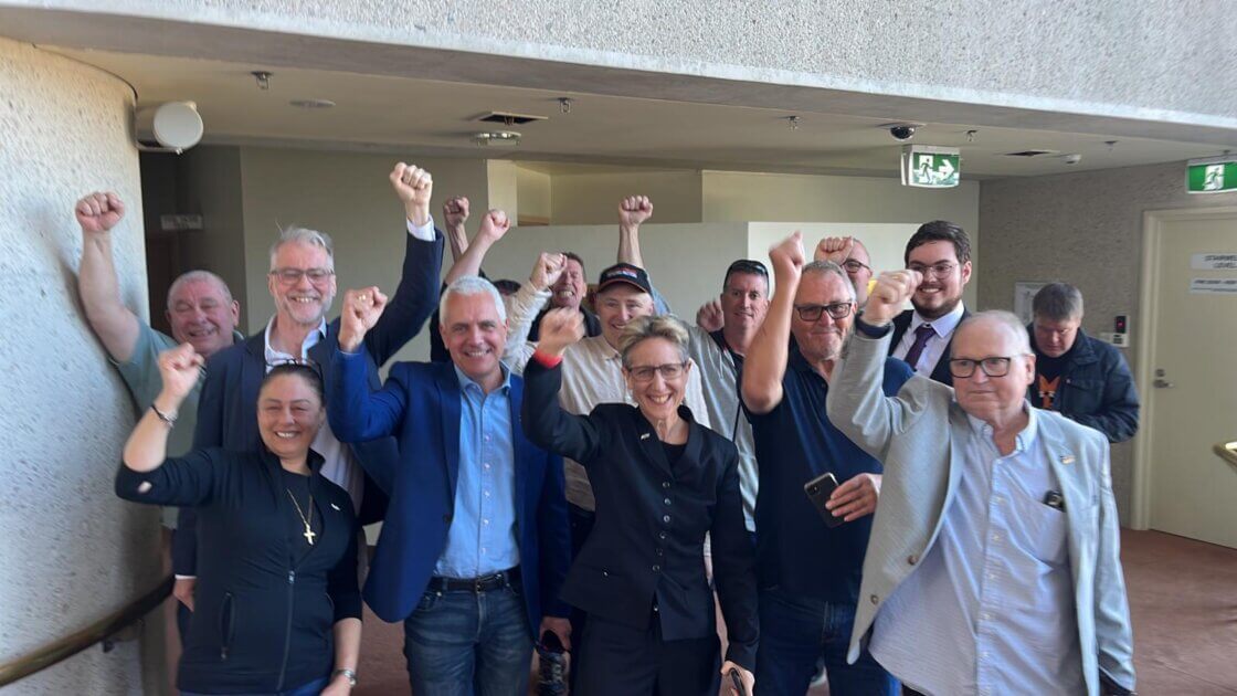 Historic High Court win for outsourced Qantas workers - Transport ...